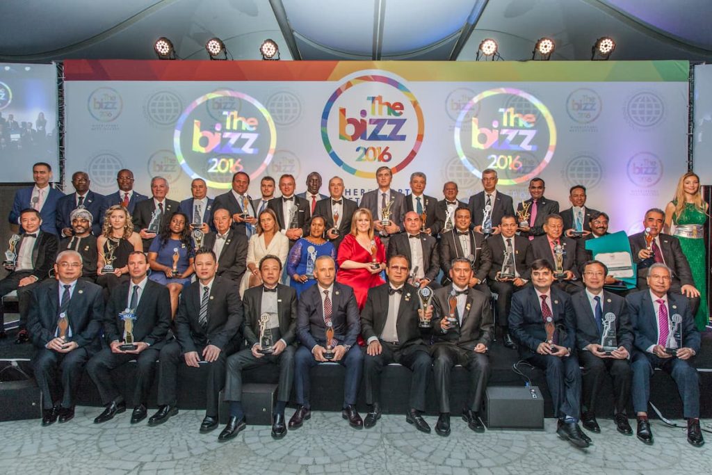 Por qué ganar un premio a la excelencia empresarial importa en 2025 | THE BIZZ AWARDS